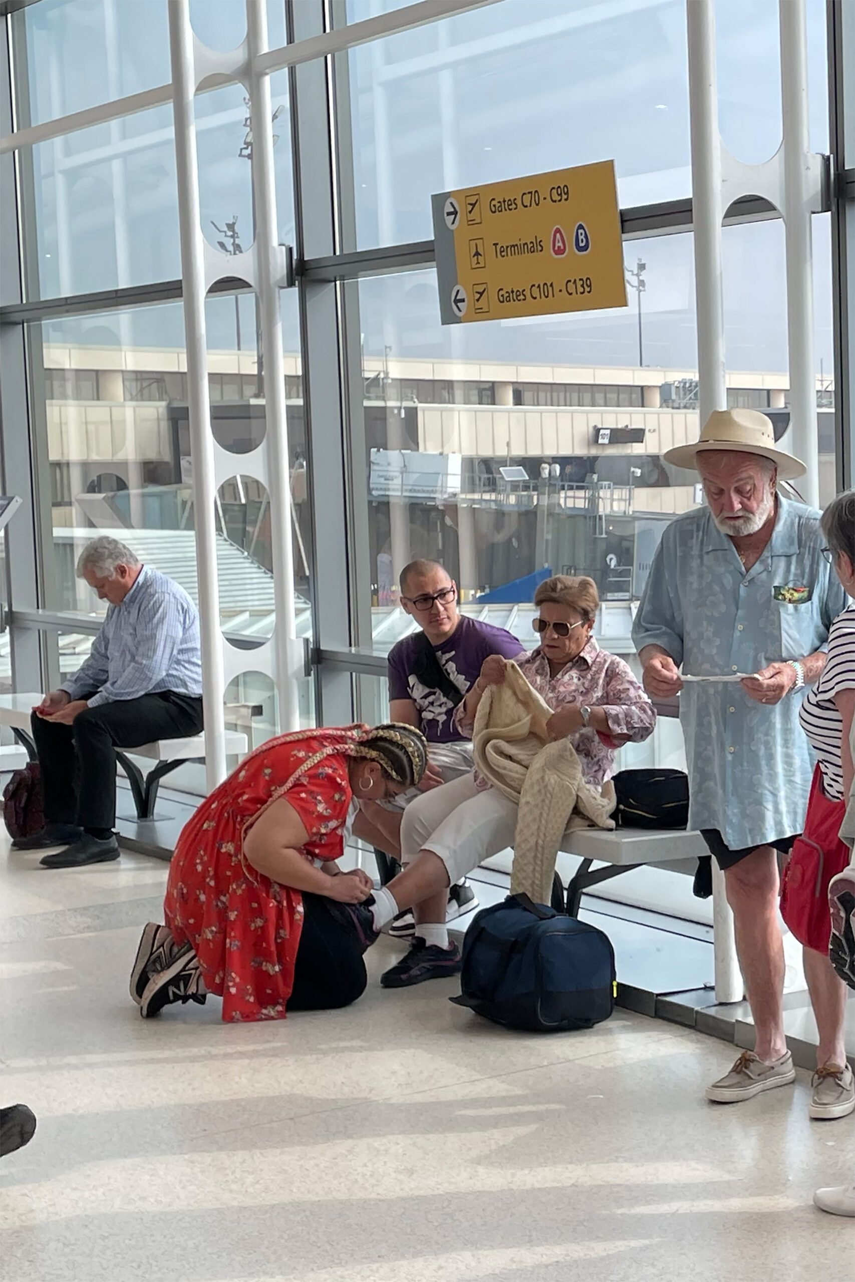 Newark Liberty International Airport, Terminal C, Recomposure Benches ...